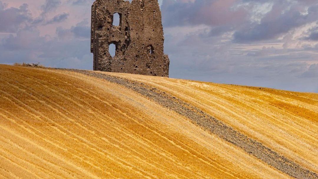 La cattedrale di Bitonto e la Torre di Tertiveri di Biccari vincono il ...